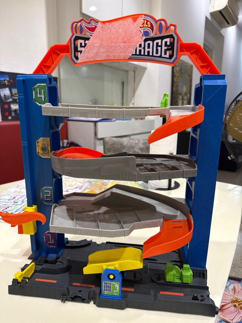 Hot Wheels Garage Playset, Hobbies & Toys, Toys & Games on Carousell