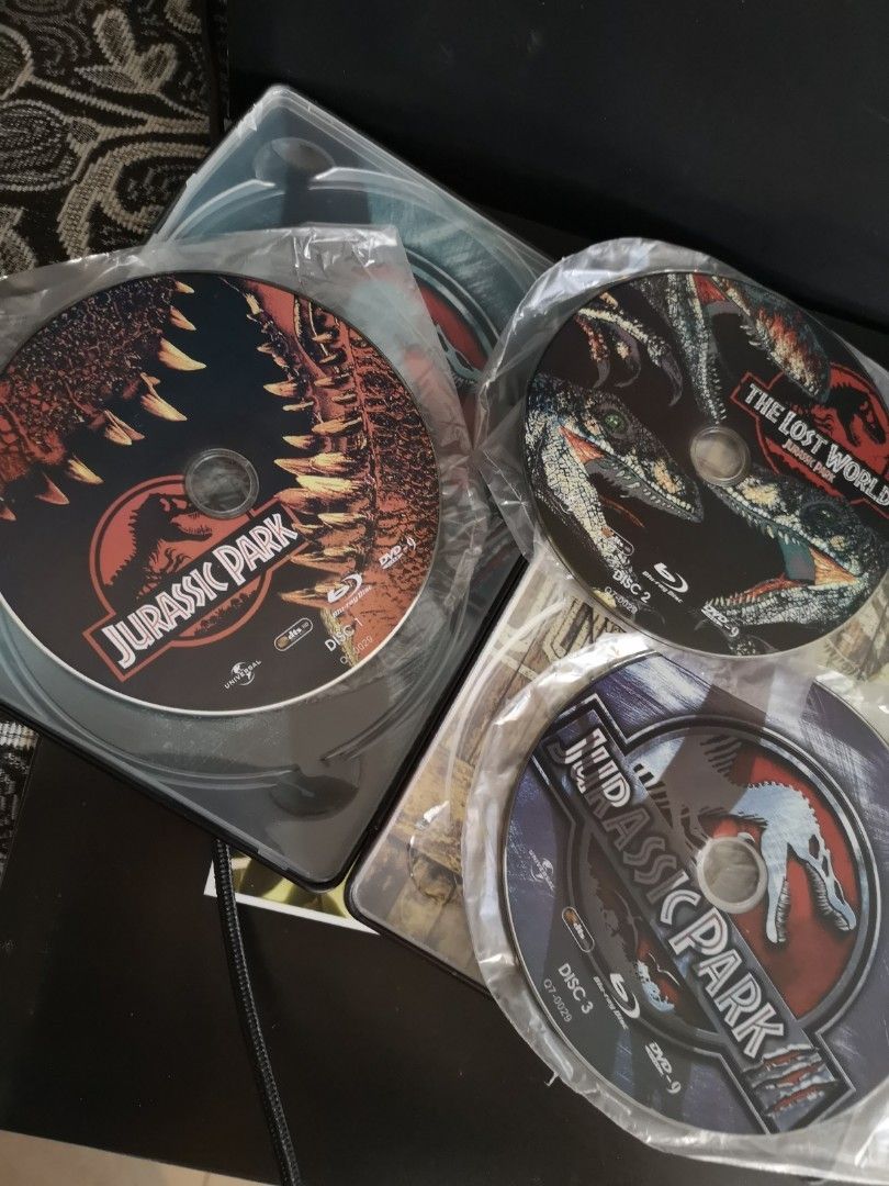 Jurassic Park 1-3 Blu-ray Steelbook Set, Hobbies & Toys, Music & Media ...