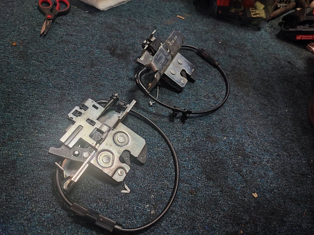 Mercedes Benz W211 Rear Seat Recline Lock Latch Actuator Lever, Hobbies ...