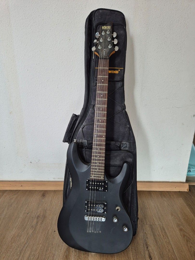 Schecter Guitar - Black Electric Guitar, Hobbies & Toys, Music & Media ...