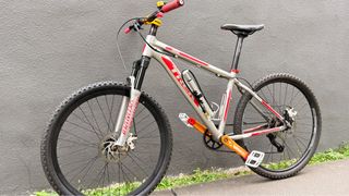Specialized Hotrock 24 XC Mountain Bike (XS-13), Sports Equipment ...