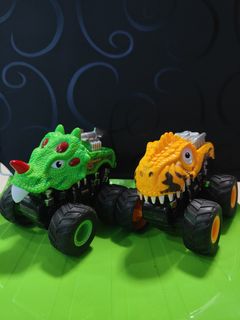1/24 Scale Monster Jam & Batman Batmobile Monster Truck with Die-Cast ...