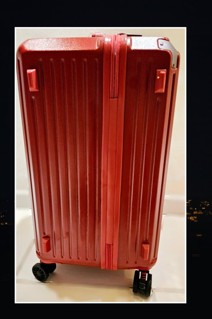 24 inch Luggage, TSA lock, Hobbies & Toys, Travel, Luggage on Carousell