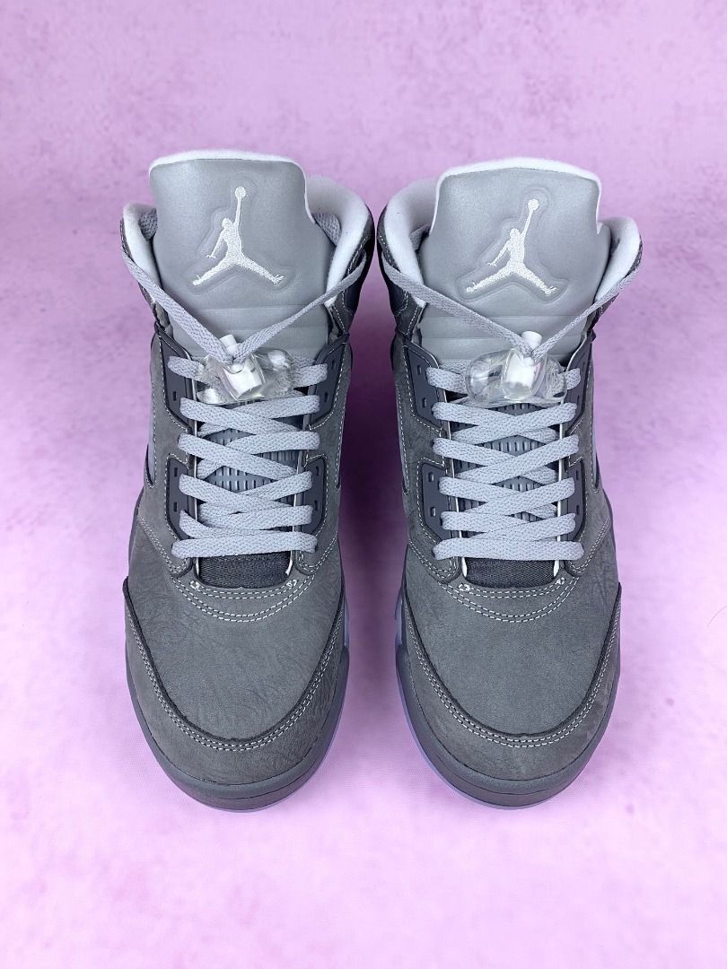 aj5中幫籃球鞋，Wolf Grey 2026 狼灰 DD0587-002, 男裝, 鞋, 波鞋 - Carousell