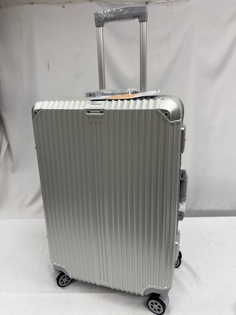 Brand New 24 inch Medium Aluminium Frame Luggage with tsa locks ...