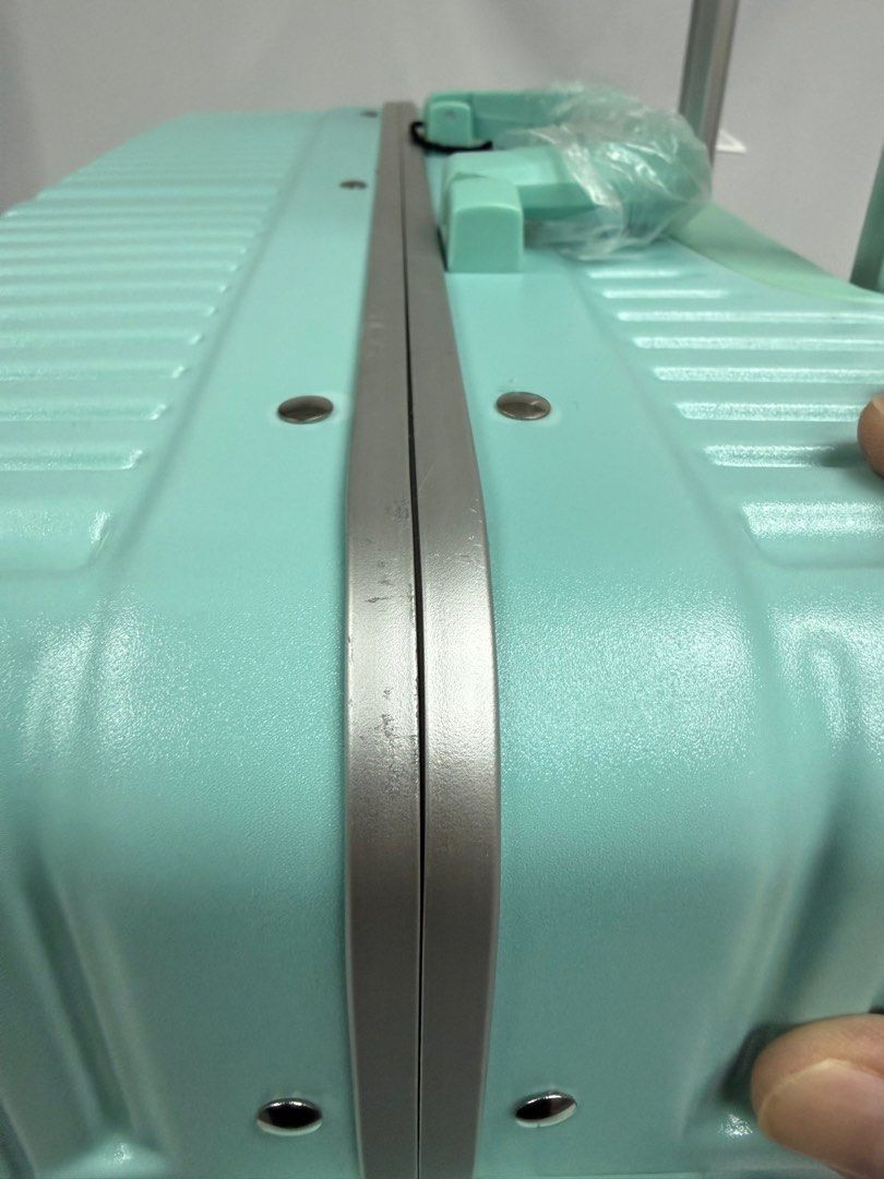 Brand New 24 inch Medium Aluminium frame Luggage with tsa locks ...