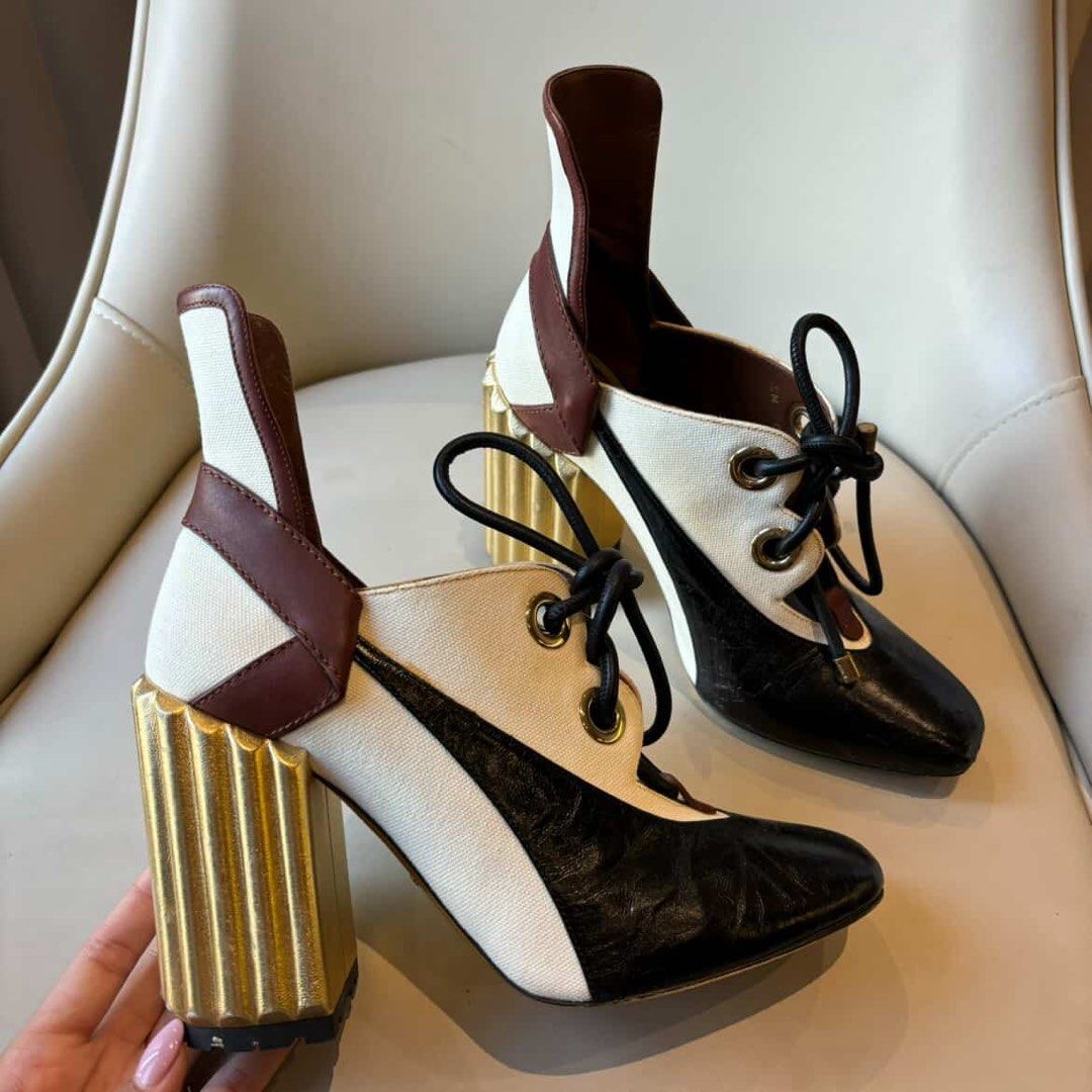 Christian Dior (with Dior Box), Luxury, Sneakers & Footwear on Carousell