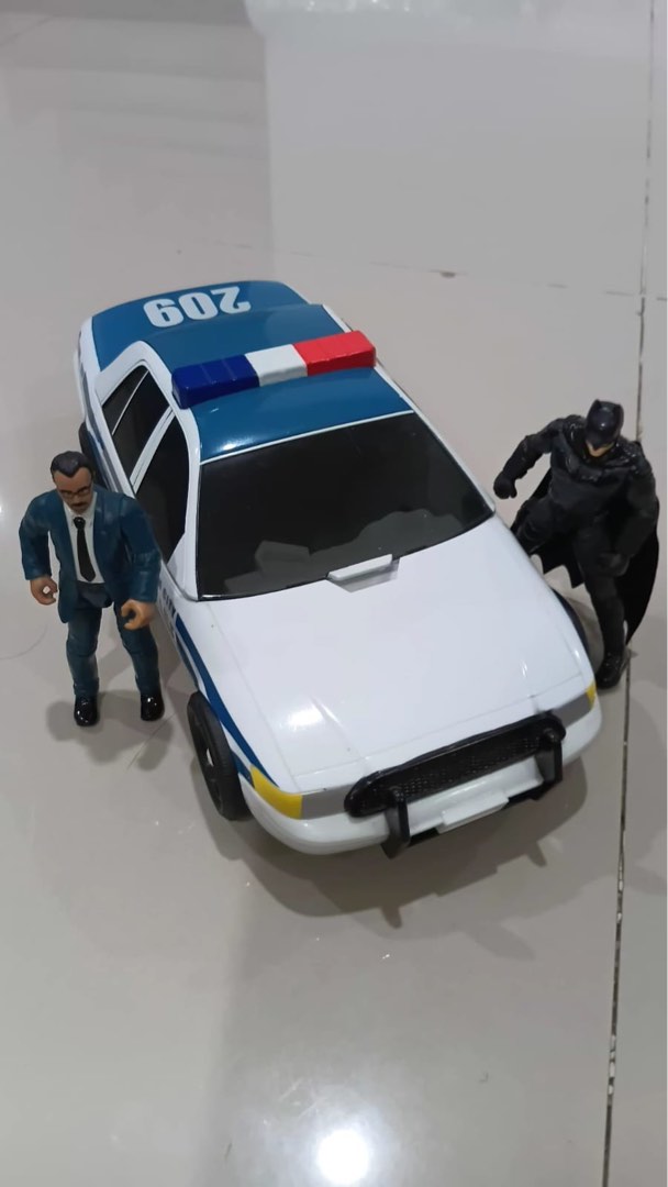 DC The Movie Batman lt.gordon Exlusive Police Car, Toys & Collectibles ...