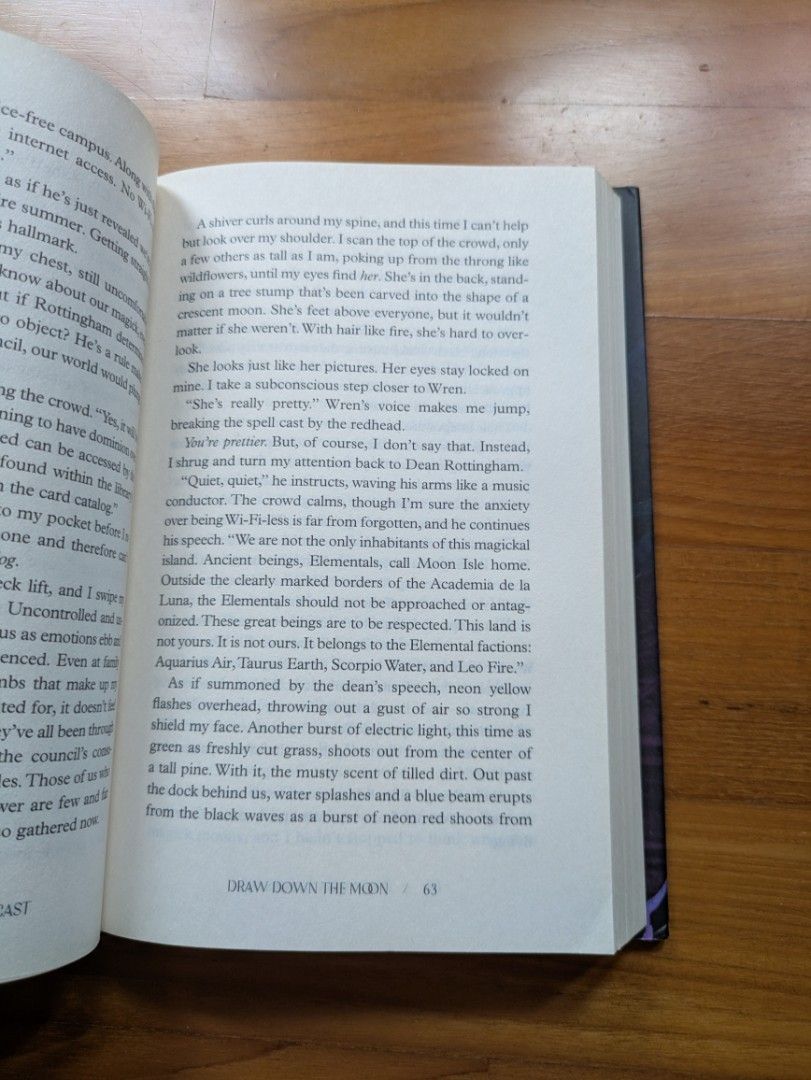 Draw Down the Moon by P.C. Cast & Kristin Cast, Hobbies & Toys, Books ...