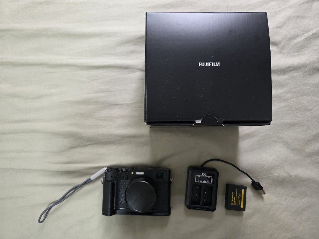 Fujifilm X100Vi Digital Camera - Black, Photography, Cameras on Carousell