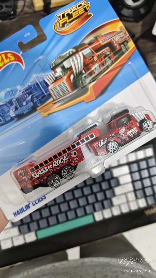 Hot Wheels Track Fleet 2026 Speed Hauler, Hobbies & Toys, Toys & Games ...