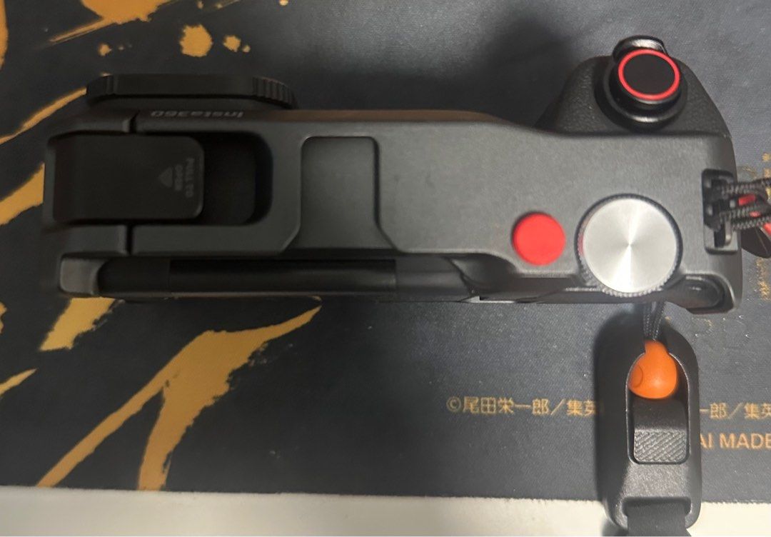 Insta360 ace pro 2 + explorer pro grip., Photography, Cameras on Carousell