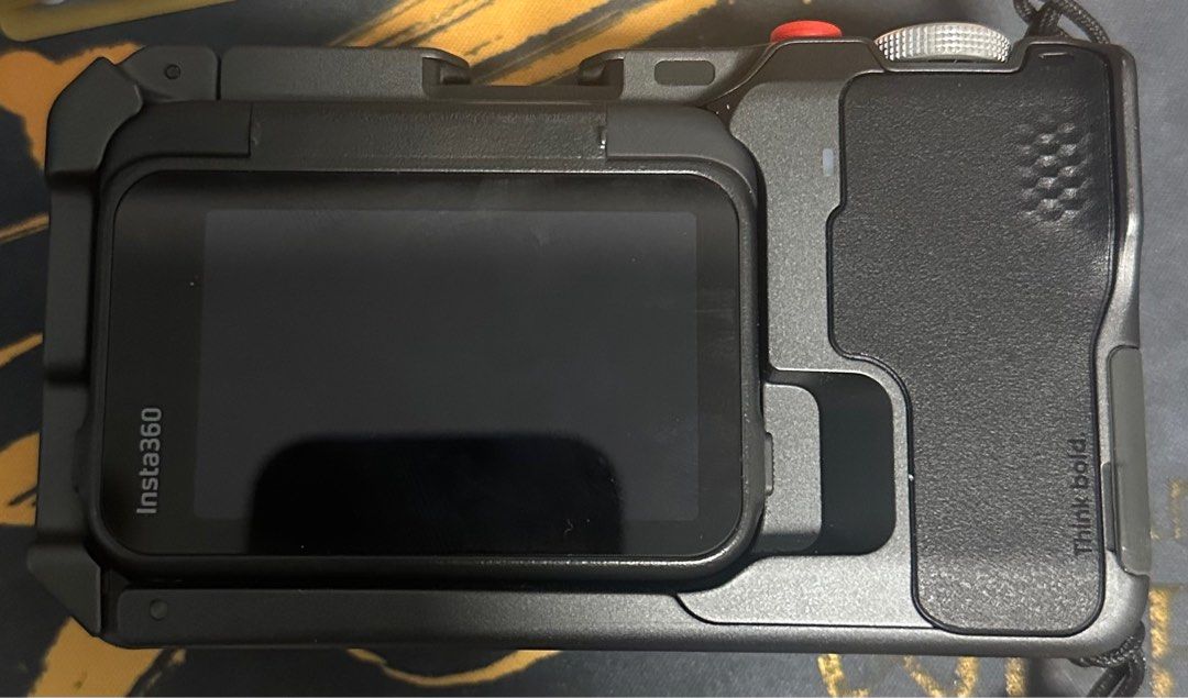 Insta360 ace pro 2 + explorer pro grip., Photography, Cameras on Carousell