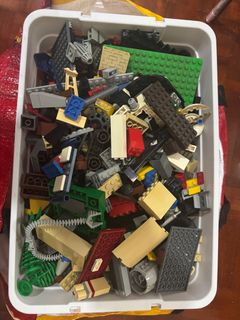 Mini modular buildings + assorted bricks (some LEGO some not LEGO ...