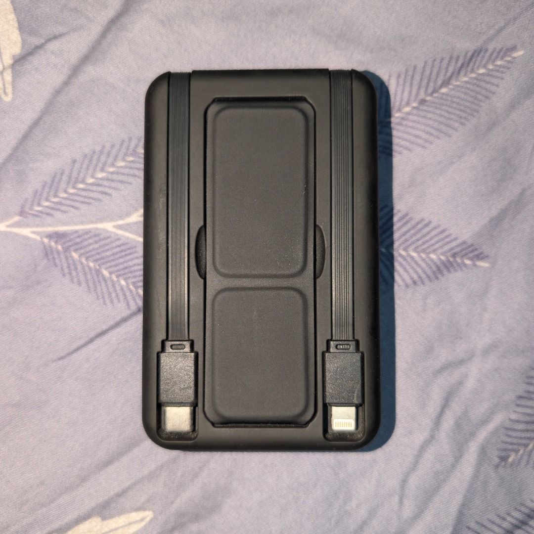 Magnetic Wireless Power Bank with Built-in Cables, Mobile Phones ...