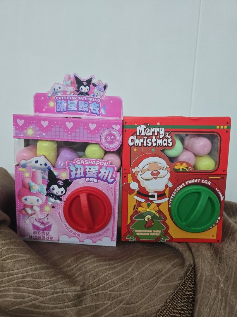 Sanrio and Christmas Gashapon Machine, Hobbies & Toys, Toys & Games on ...