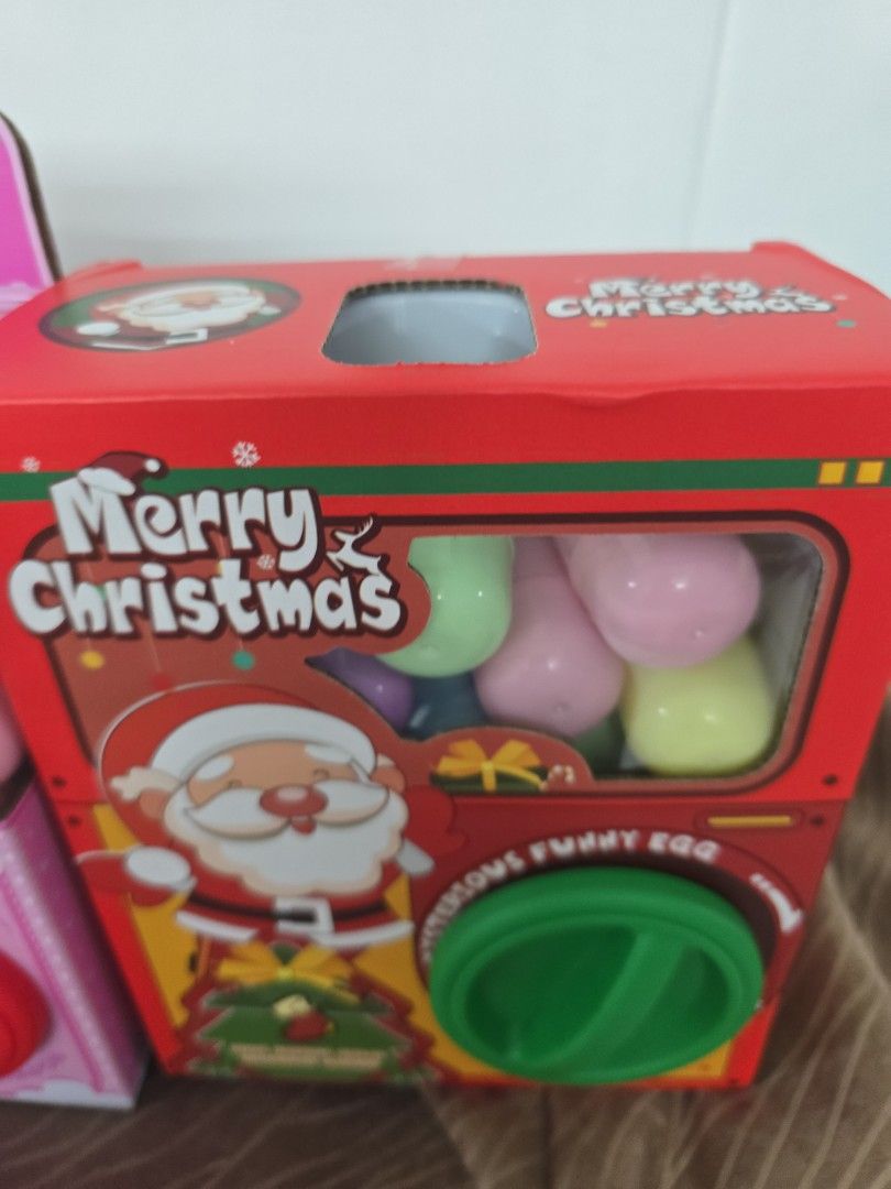 Sanrio and Christmas Gashapon Machine, Hobbies & Toys, Toys & Games on ...