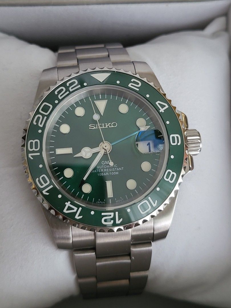 SEIKO MOD AUTOMATIC GMT GREEN DIAL 41MM WATCH, Luxury, Watches on Carousell