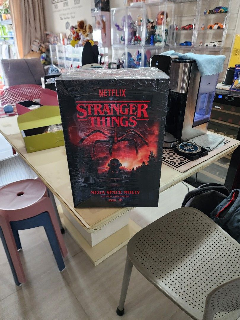 Stranger Things Netflix 400% Molly, Hobbies & Toys, Music & Media, CDs ...