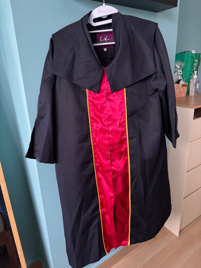 Temasek Polytechnic Graduation Gown, Women's Fashion, Coats, Jackets ...