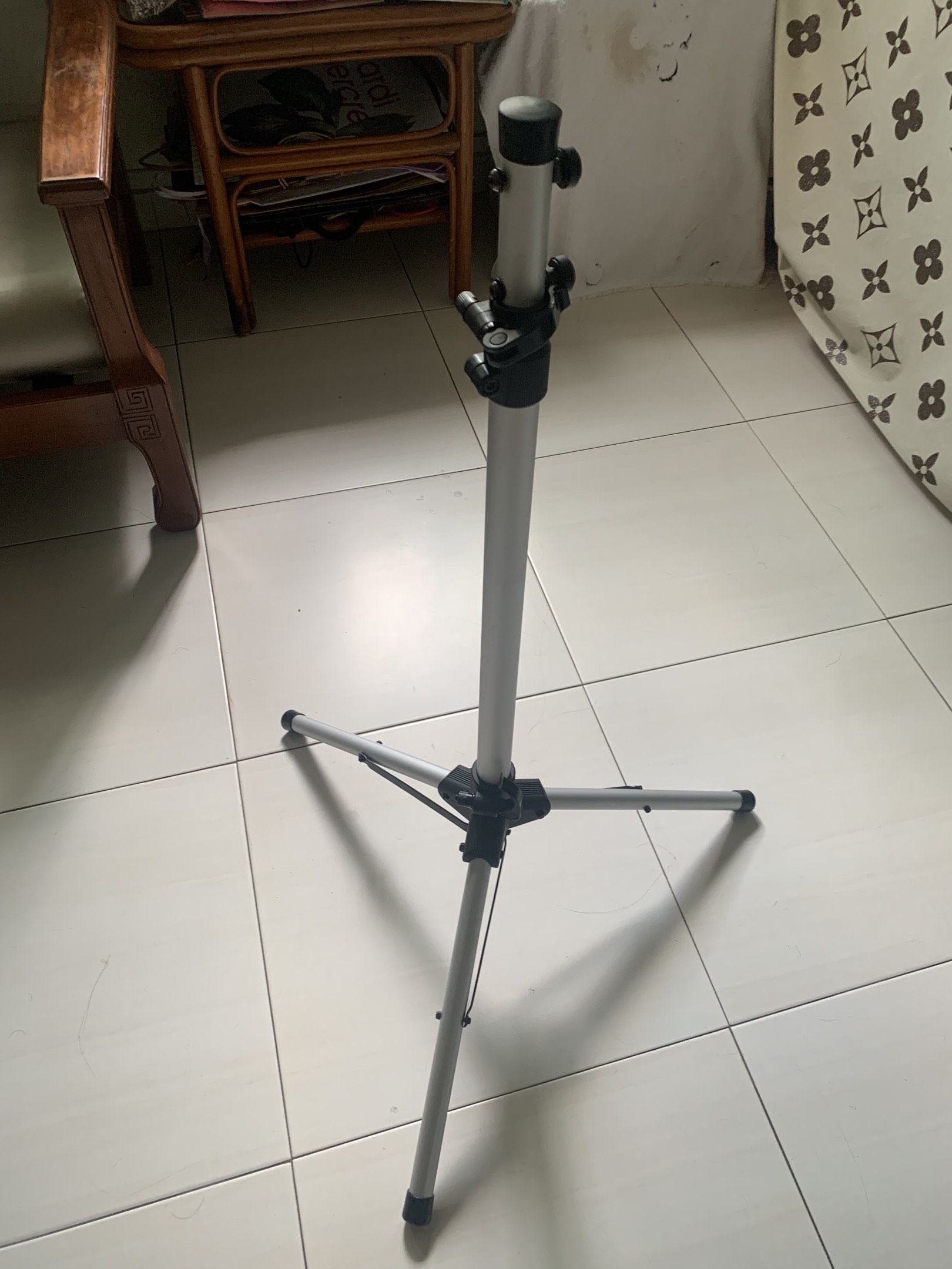 Adjustable Tripod Stand - New, Photography, Photography Accessories ...