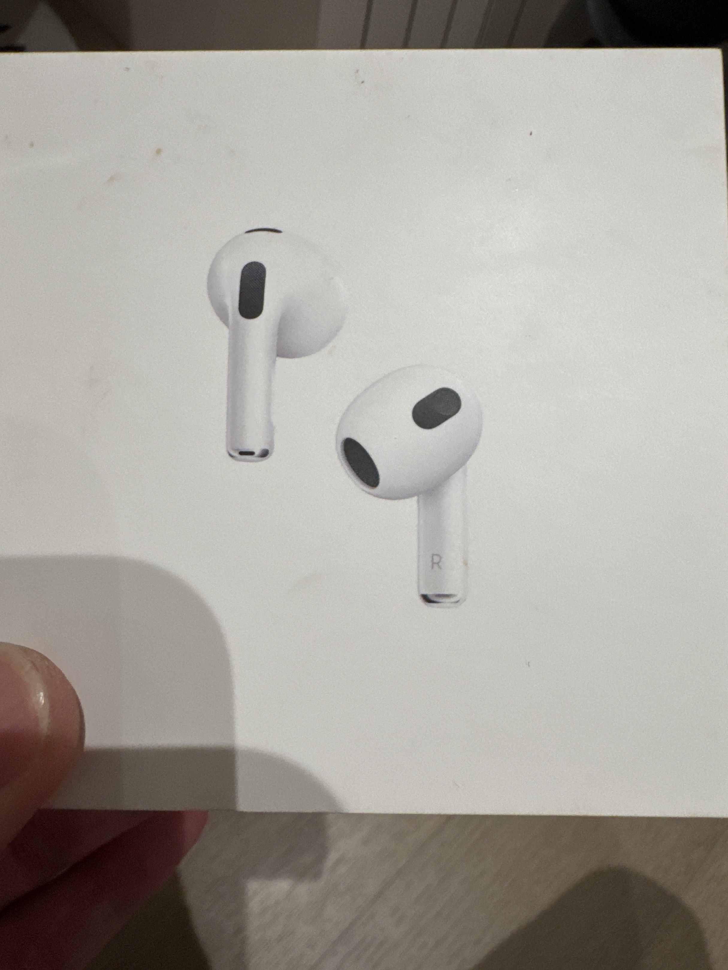 Apple AirPods 3rd Gen with Lightning Charging Case, Audio, Earphones on ...
