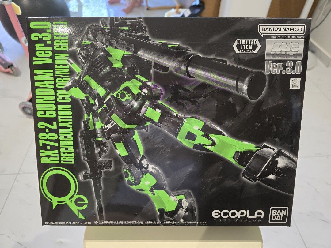 Bandai 1/100 MG RX-78-2 Gundam Ver.3.0 Ecopla Recirculation Color Neon ...
