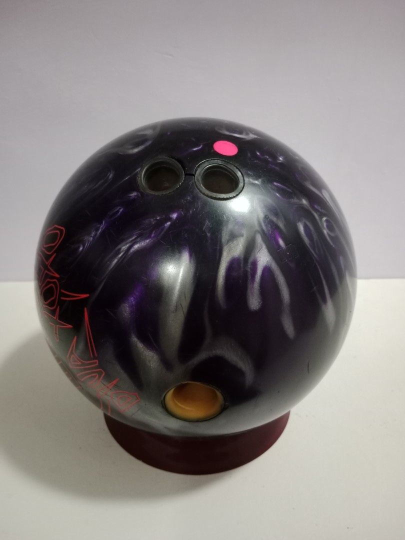 DV8 Diva XOXO Bowling Ball, Sports Equipment, Sports & Games, Billiards ...