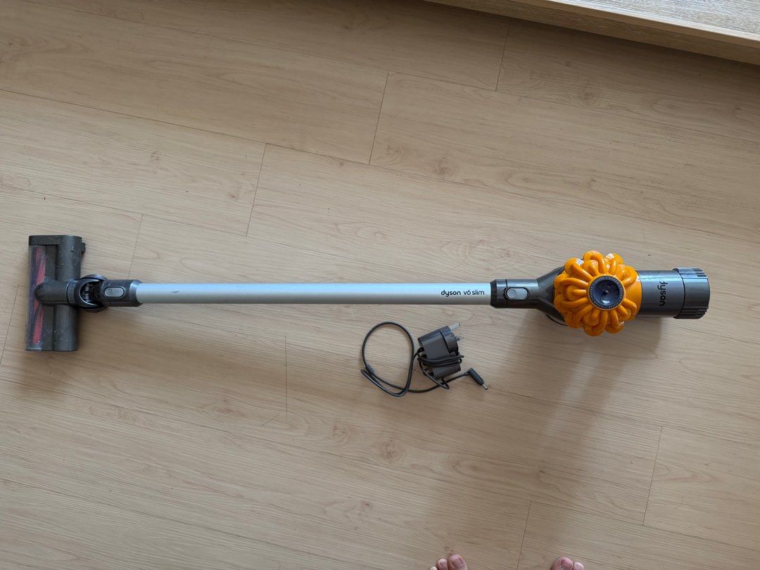 Dyson V6 Slim Cordless Vacuum, TV & Home Appliances, Vacuum Cleaner ...