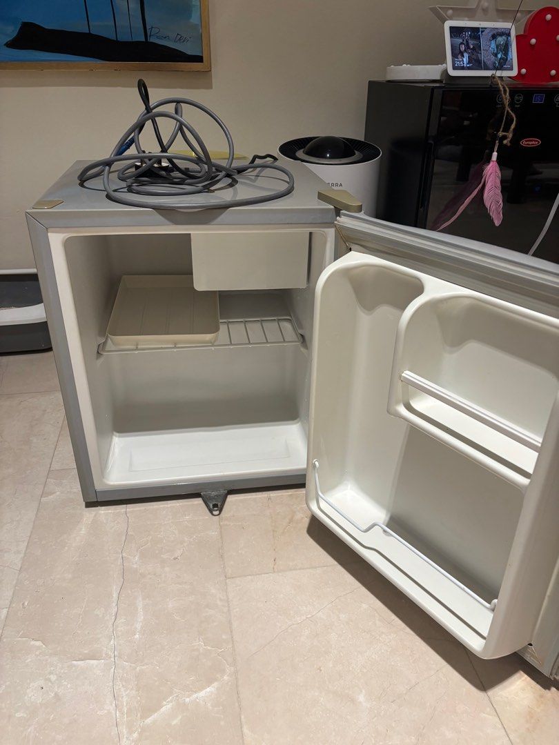 ELBA Mini Fridge, TV & Home Appliances, Kitchen Appliances ...