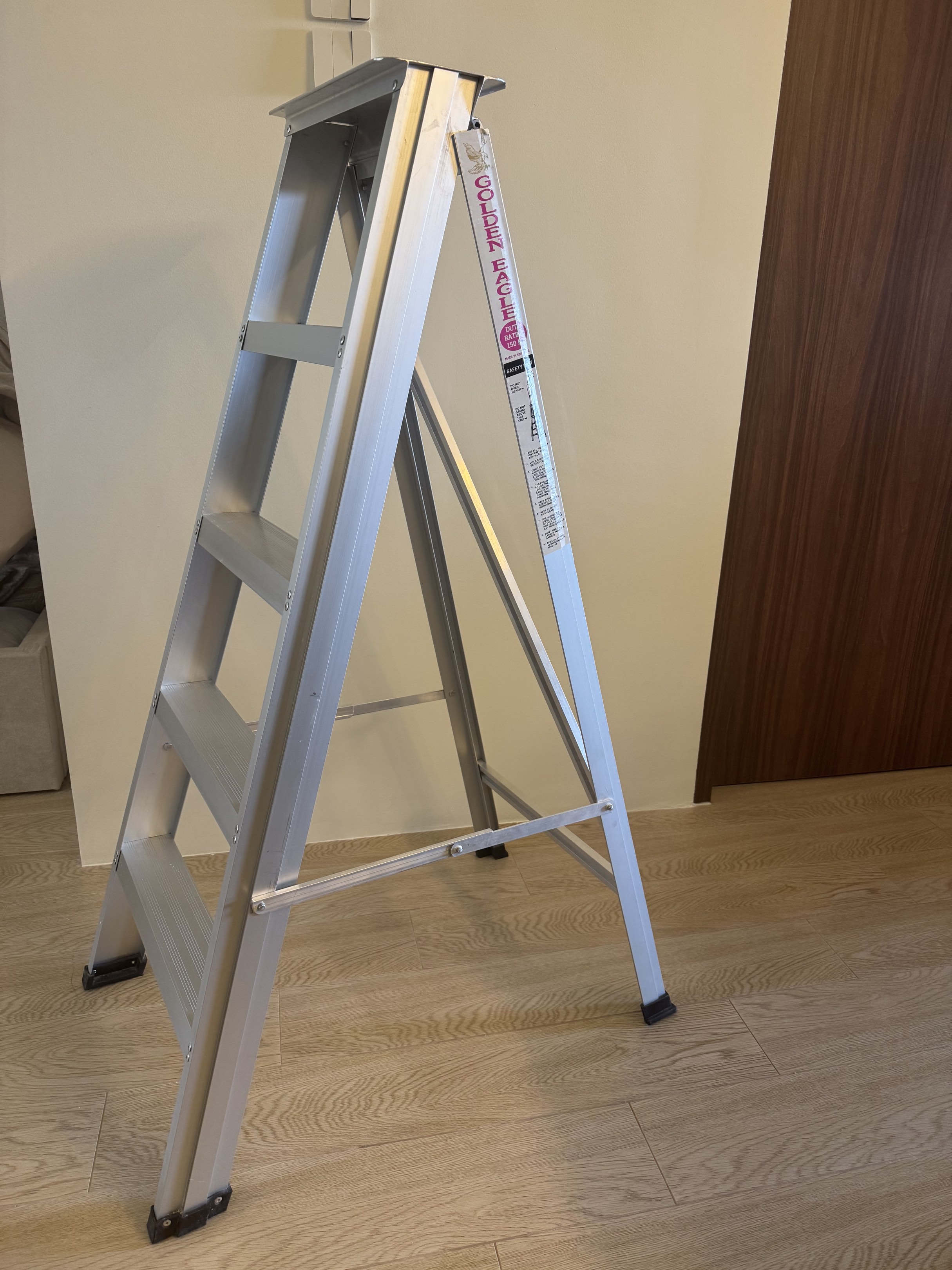 Golden Eagle 4-Step Ladder - Duty Rating 150KG, Furniture & Home Living ...