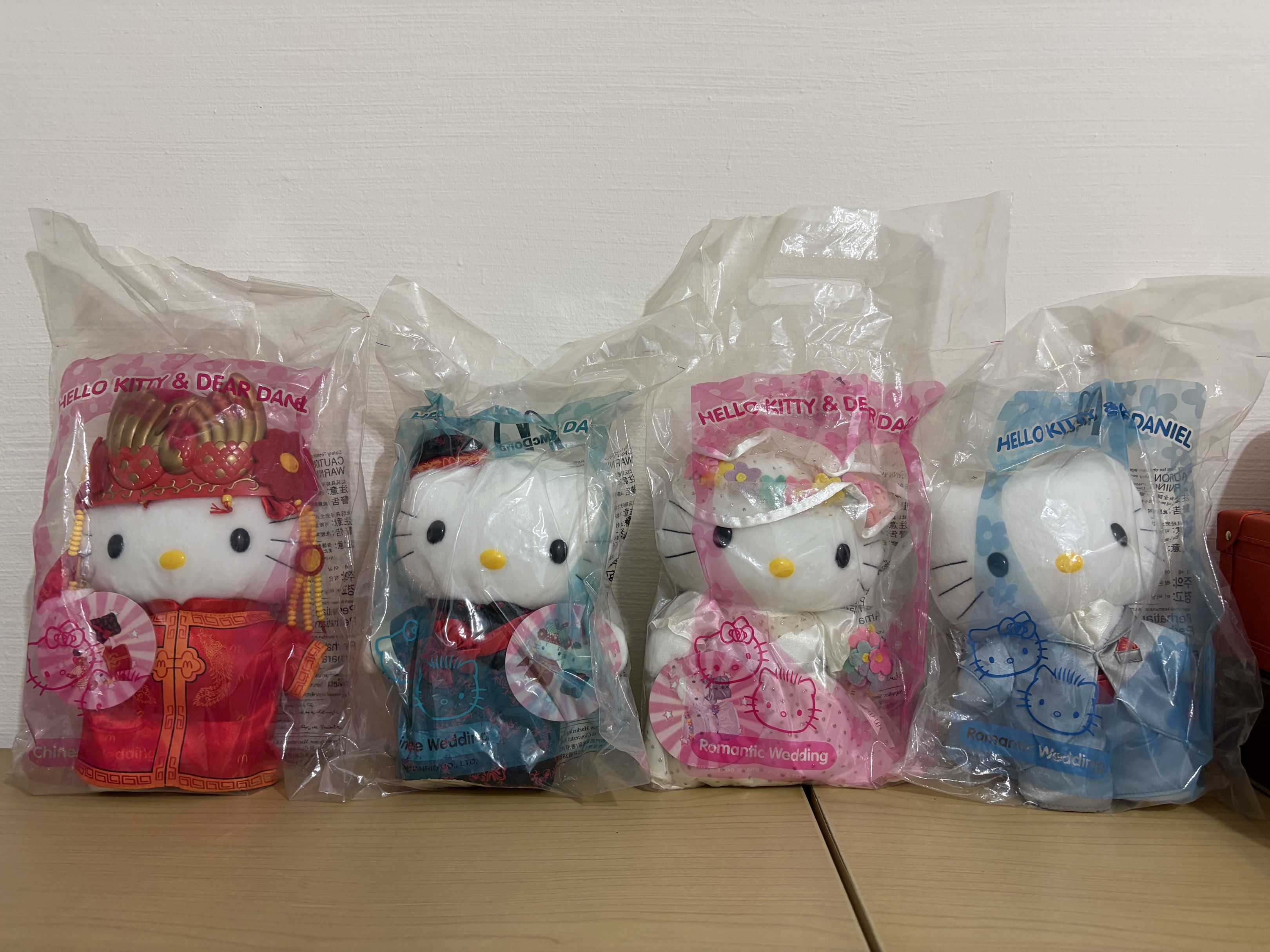 Hello Kitty & Dear Daniel Wedding Sets, Hobbies & Toys, Toys & Games on ...