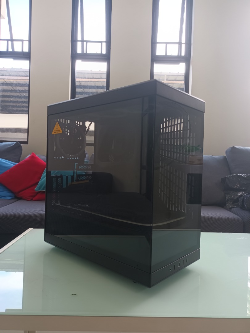 Hyte Y40 Mid-Tower PC Case w/ BOX, Computers & Tech, Parts ...