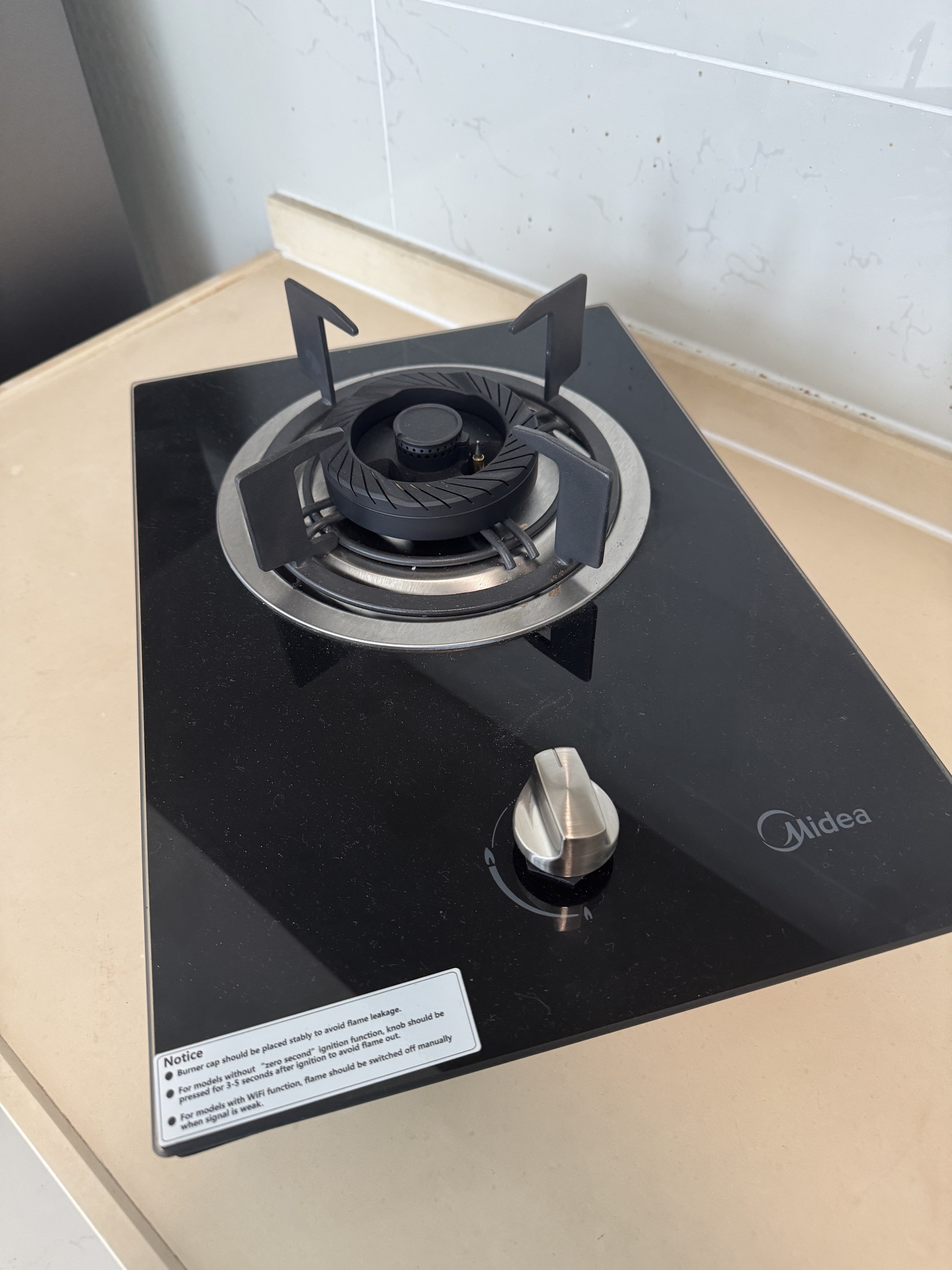 Midea Glass Top Gas Stove, TV & Home Appliances, Kitchen Appliances ...