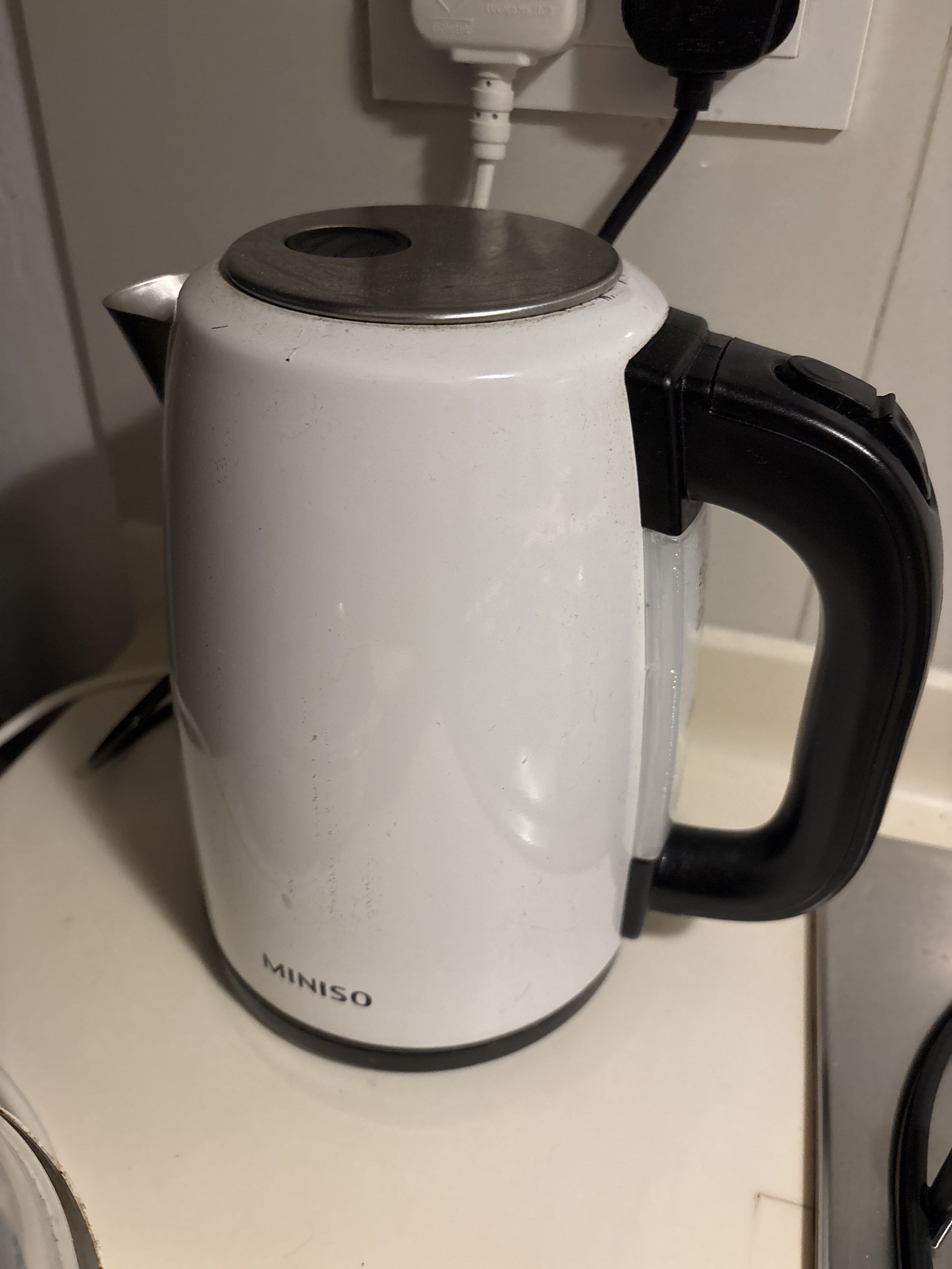 Miniso Electric Kettle, 家庭電器, 廚房電器, 水壺 - Carousell
