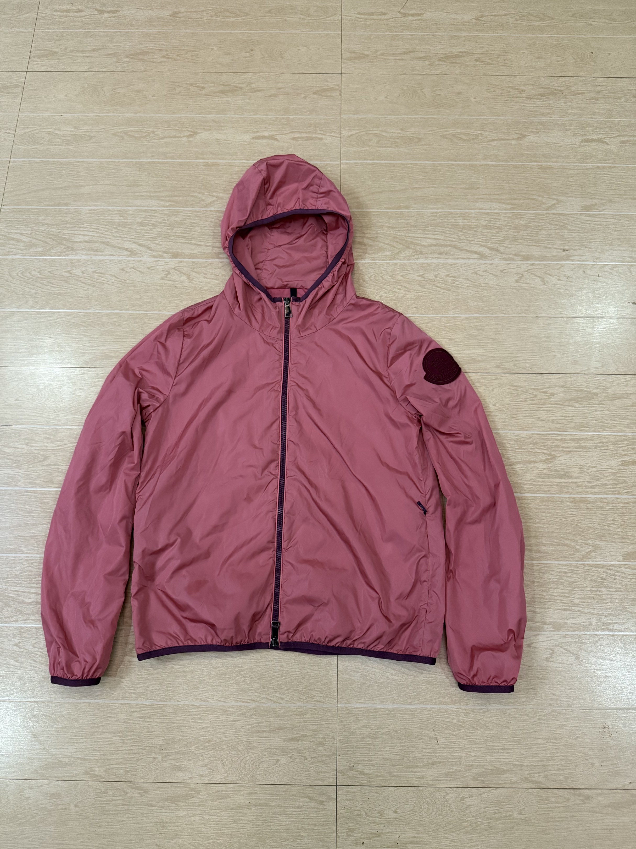 MONCLER, Women's Fashion, Coats, Jackets and Outerwear on Carousell