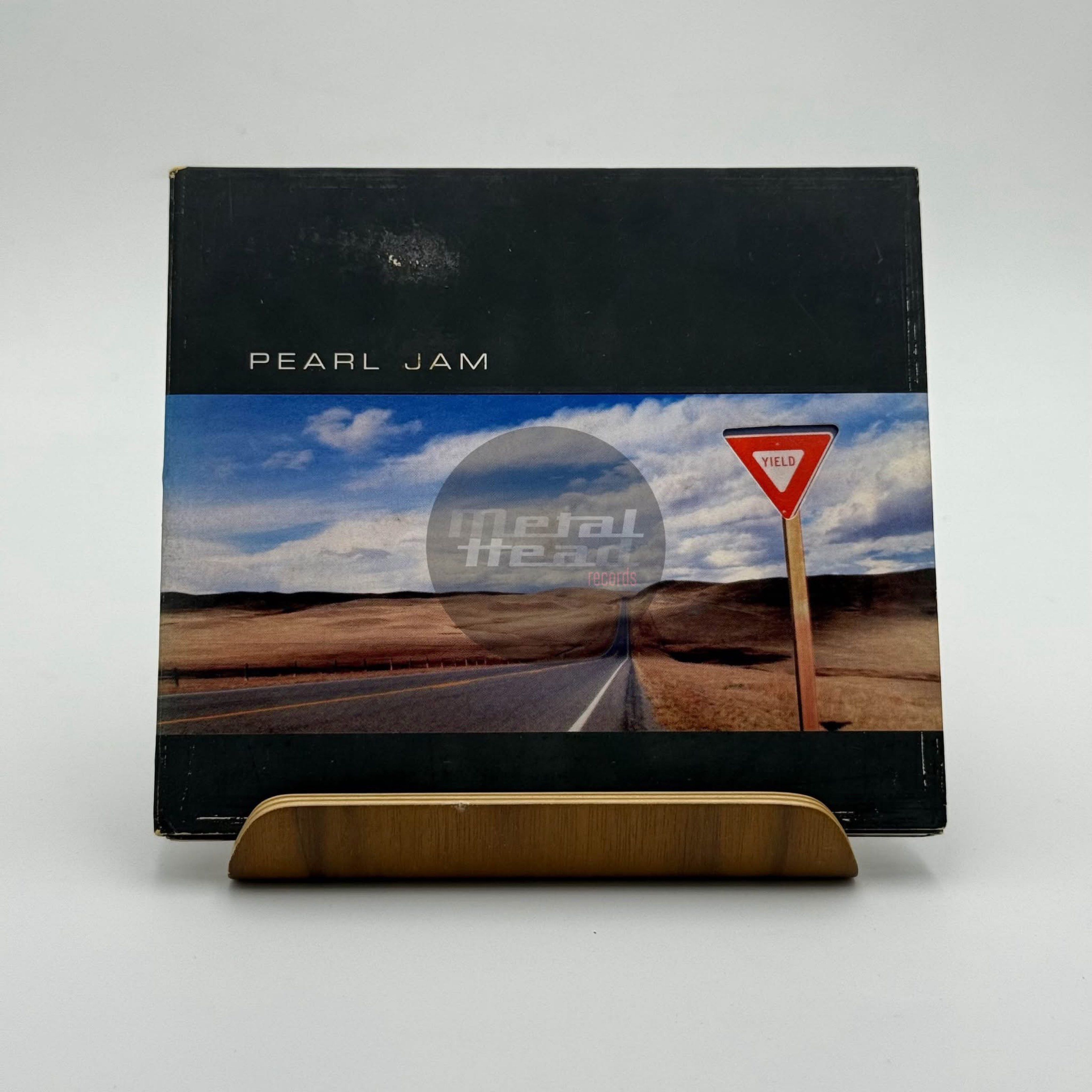Pearl Jam - Yield, Hobbies & Toys, Music & Media, CDs & DVDs on Carousell