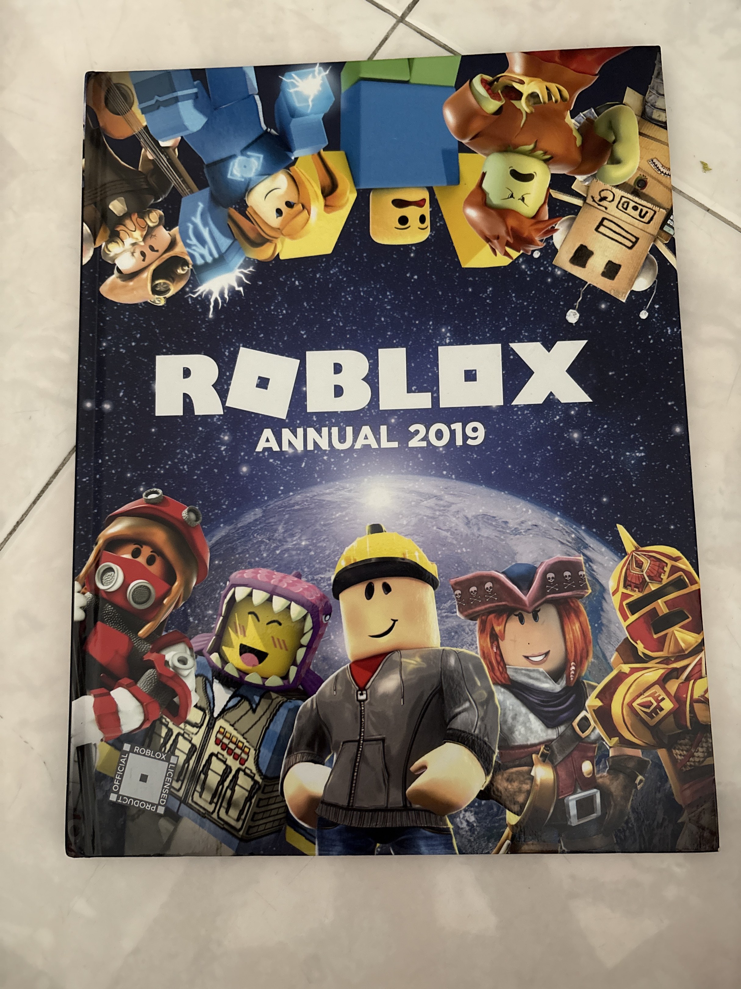 Roblox Annual 2019 Book, Hobbies & Toys, Books & Magazines, Children's ...