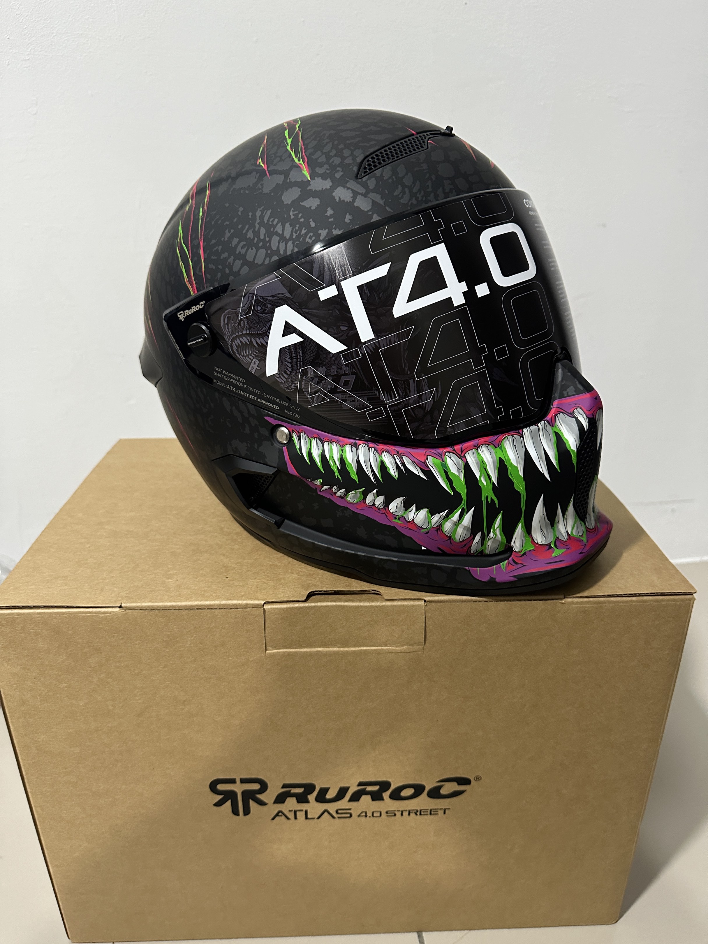 Ruroc Atlas 4.0 Street Toxin Motorcycle Helmet - Size SM, Motorcycles ...