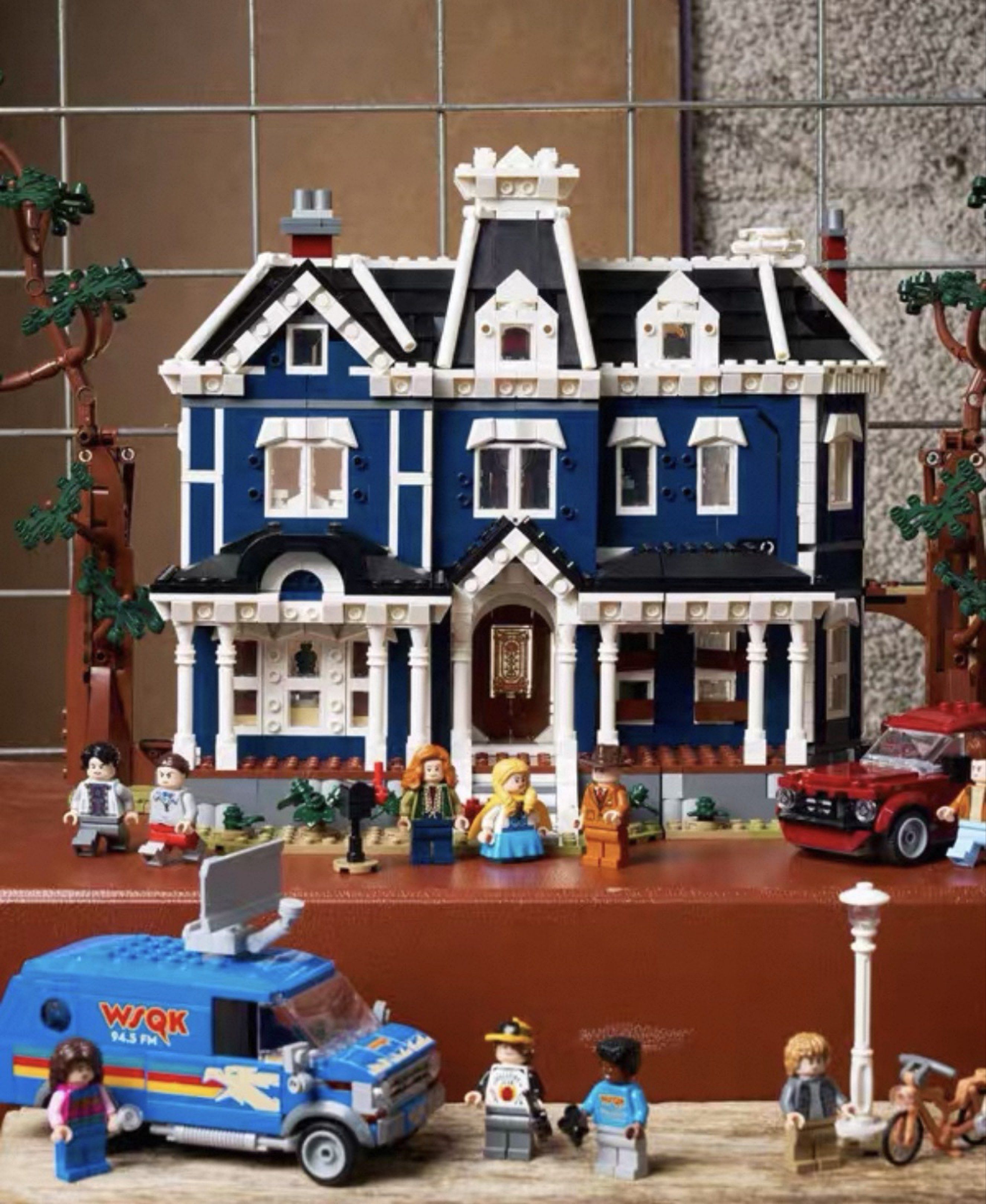 Stranger Things ICONS: the creel house, Hobbies & Toys, Toys & Games on ...