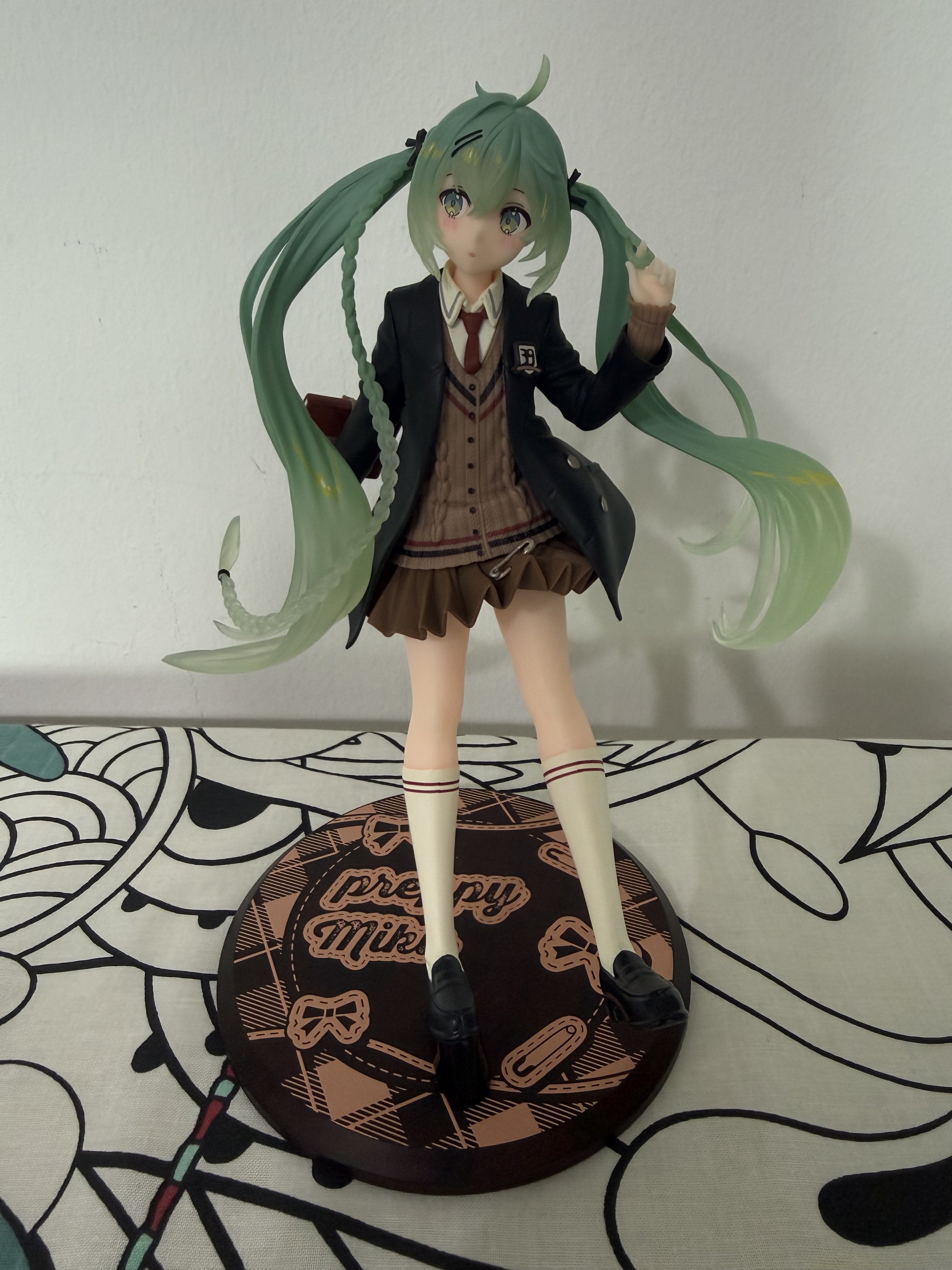Taito Hatsune Miku Preppy Figure, Hobbies & Toys, Toys & Games on Carousell