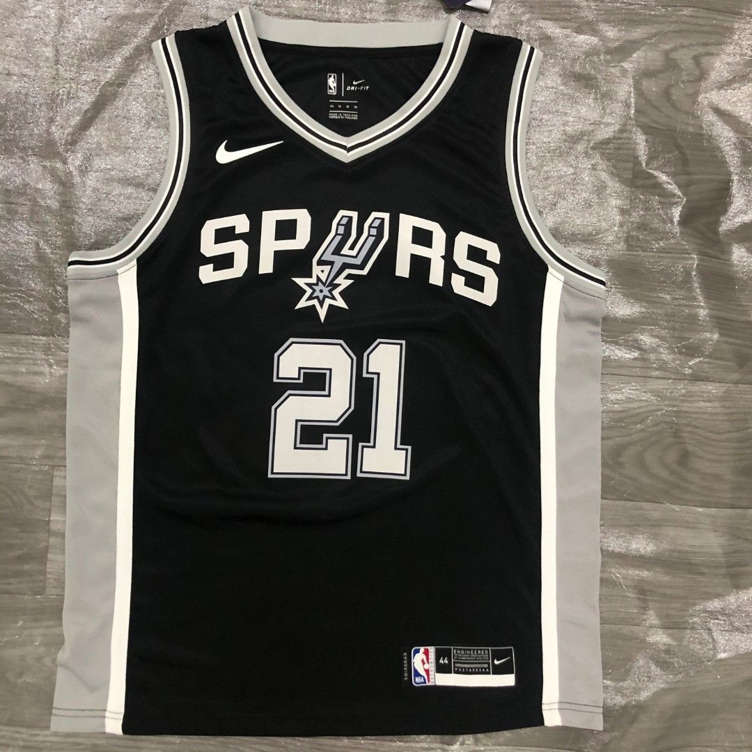 Tim Duncan Basketball Jersey, Men's Fashion, Activewear on Carousell