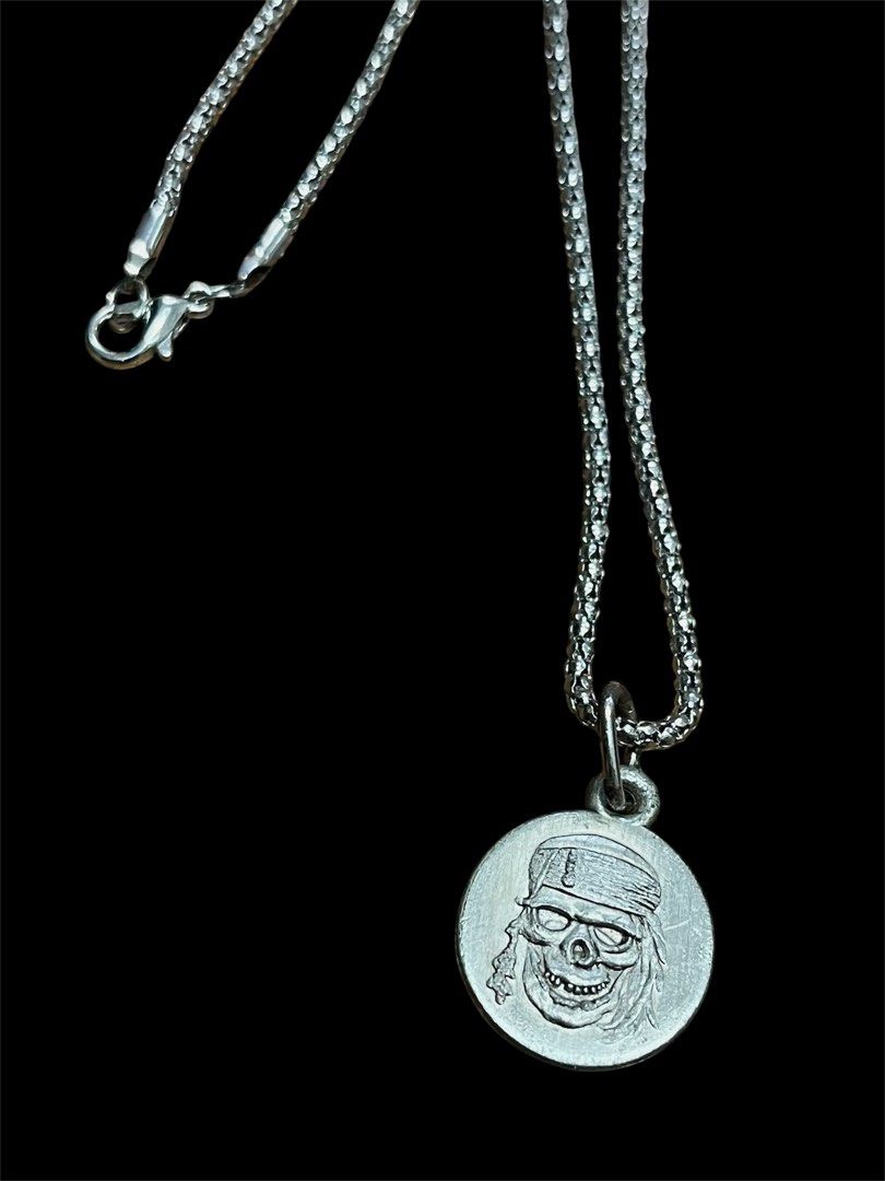 VINTAGE NECKLACE SKULL PENDANT CAPTAIN JACK PIRATES OF THE CARIBBEAN ...