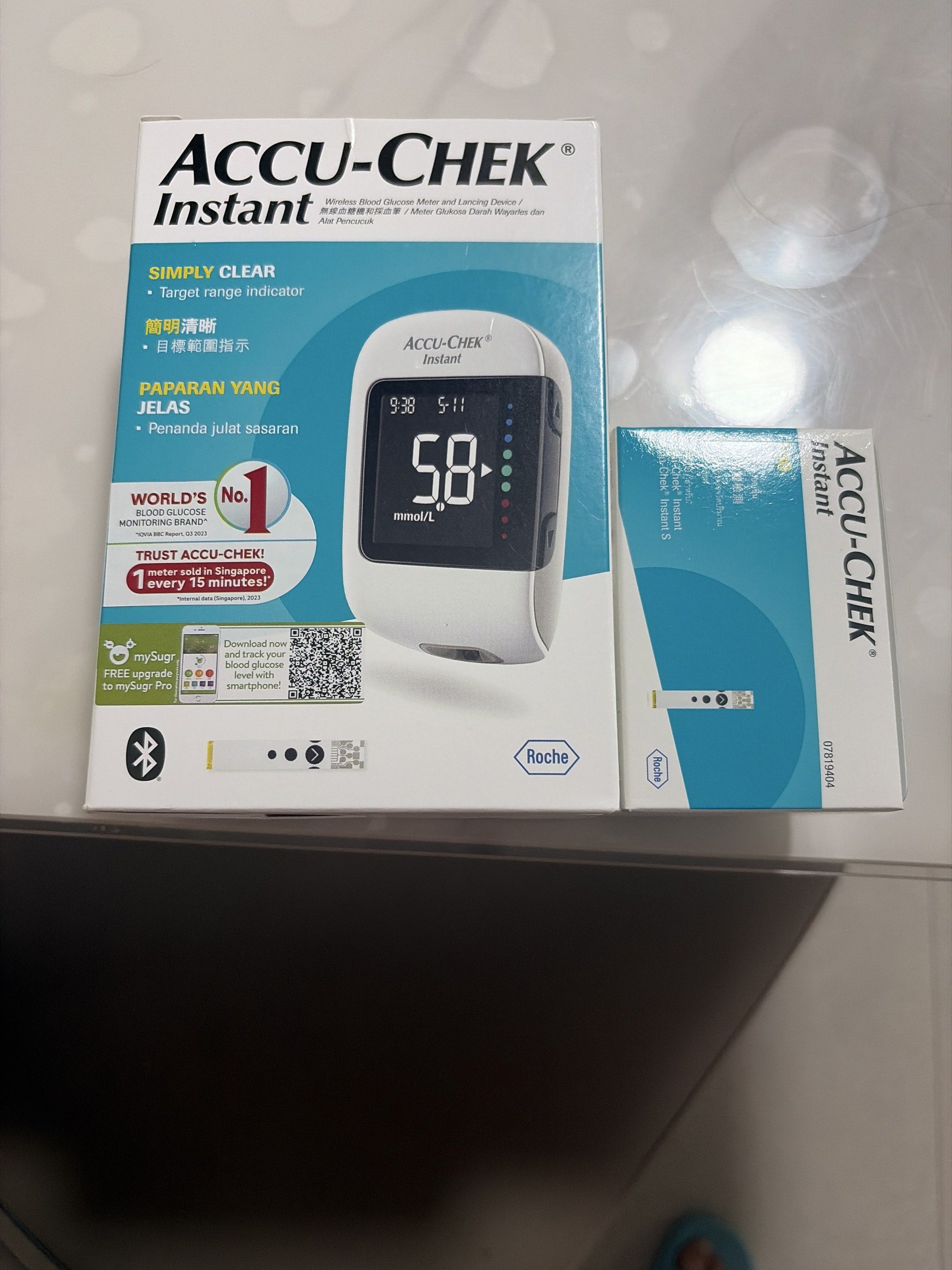 Accu-Chek Instant Blood Glucose Meter Kit, Health & Nutrition, Medical ...