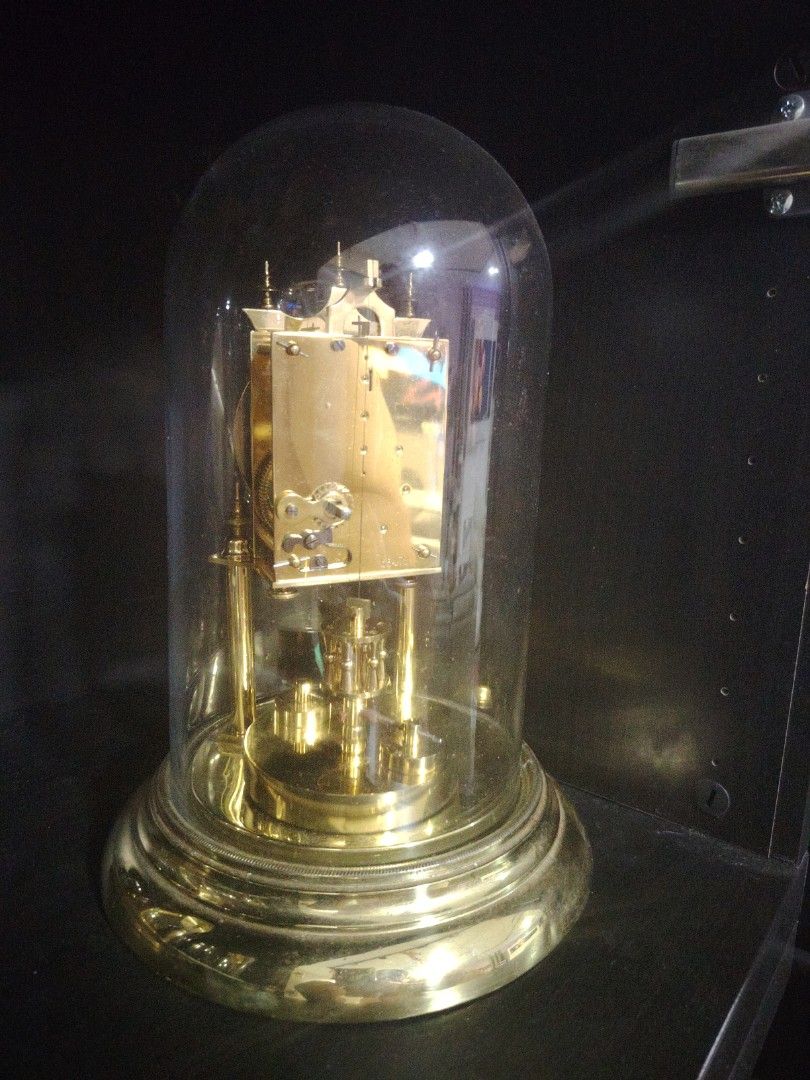 Vintage 400 Days Brass Clock with Glass Dome, Hobbies & Toys ...