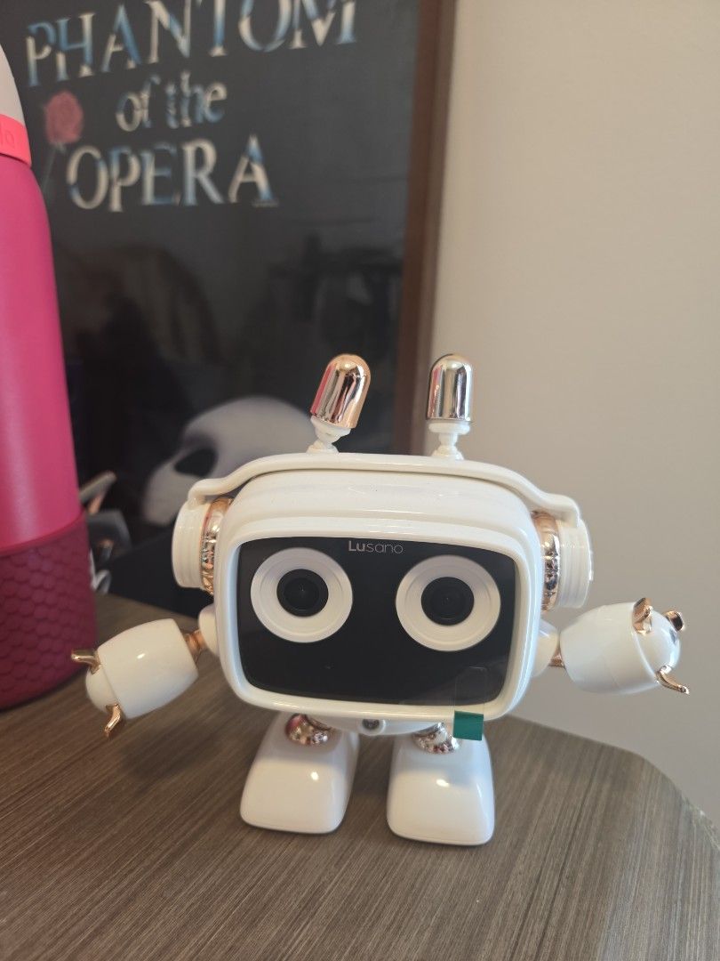Lusano Robot Camera - White, Photography, Cameras on Carousell