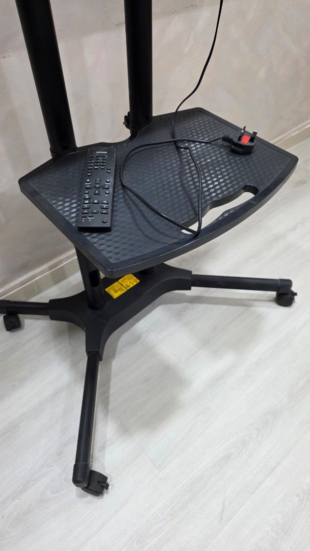 Philips LCD Presentation Monitor with Stand, TV & Home Appliances, TV ...