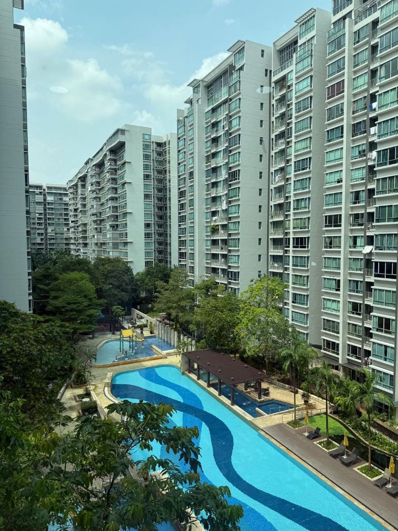 🔥 $1150| Single Room @ Lakeholmz Condo - 8 min sheltered walk from ...