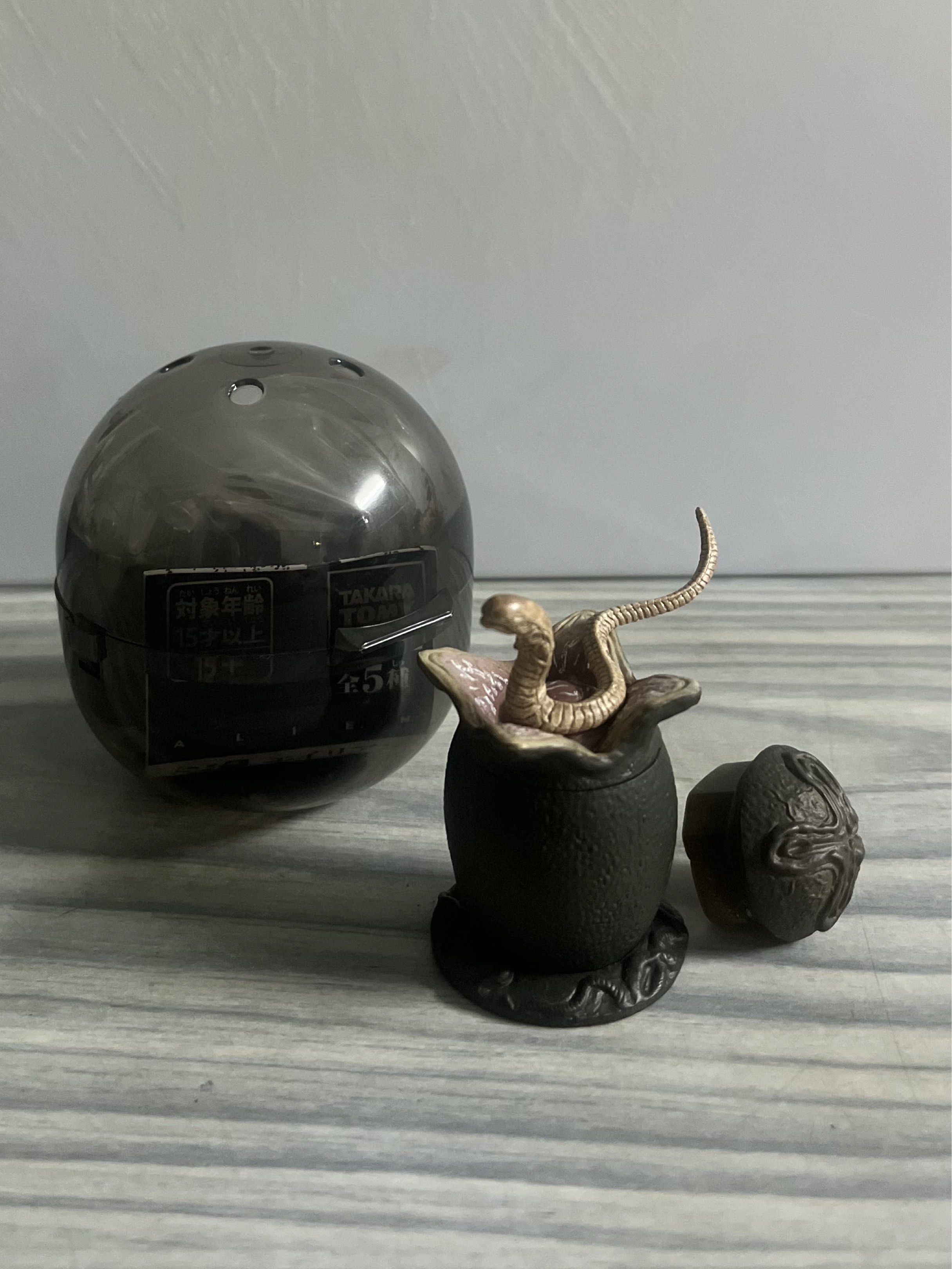 Alien Movie Franchise Ovomorph (Xenomorph Egg with Chestburster ...