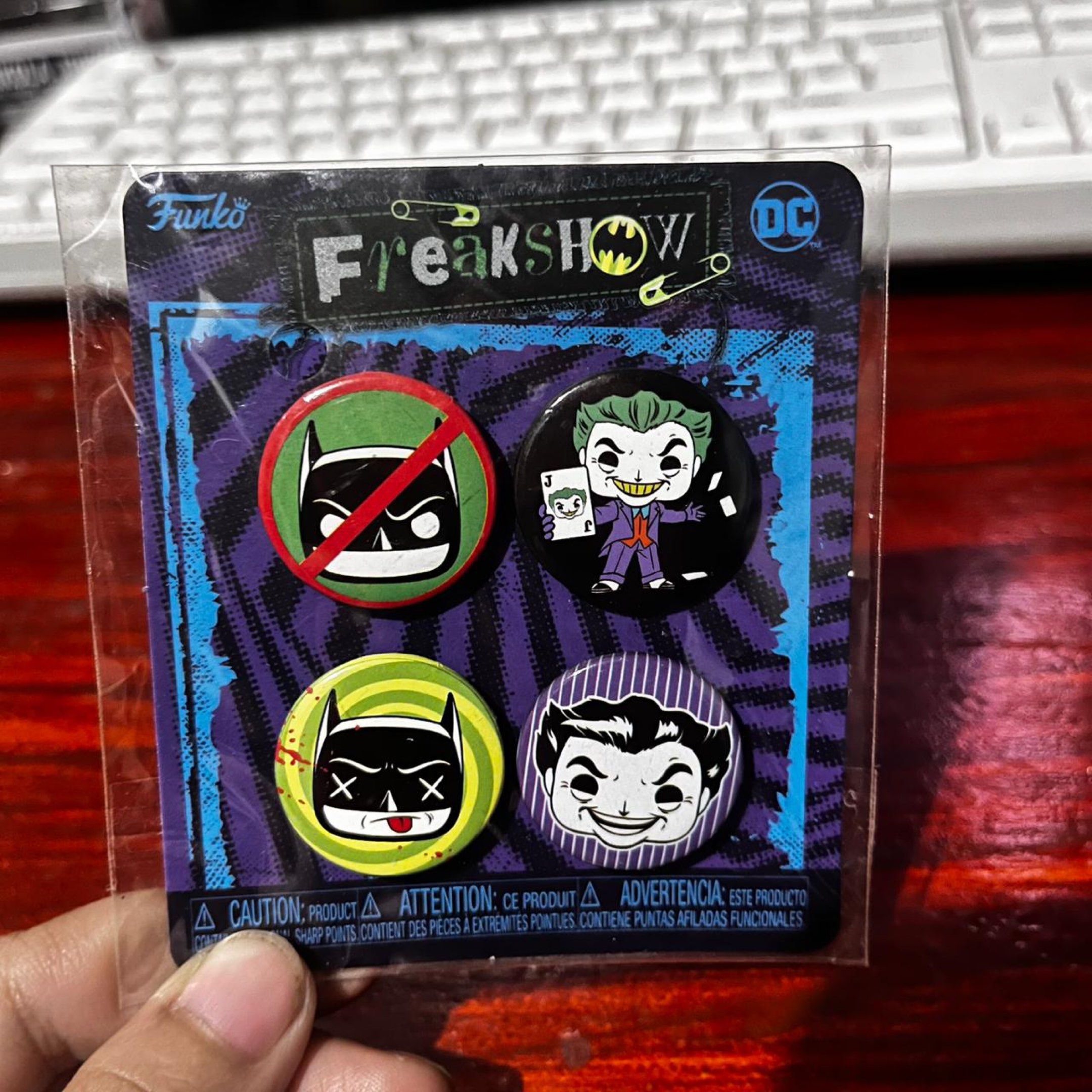 Funko DC Batman and Joker Freakshow Button Pins - HELPING TAGS funko ...